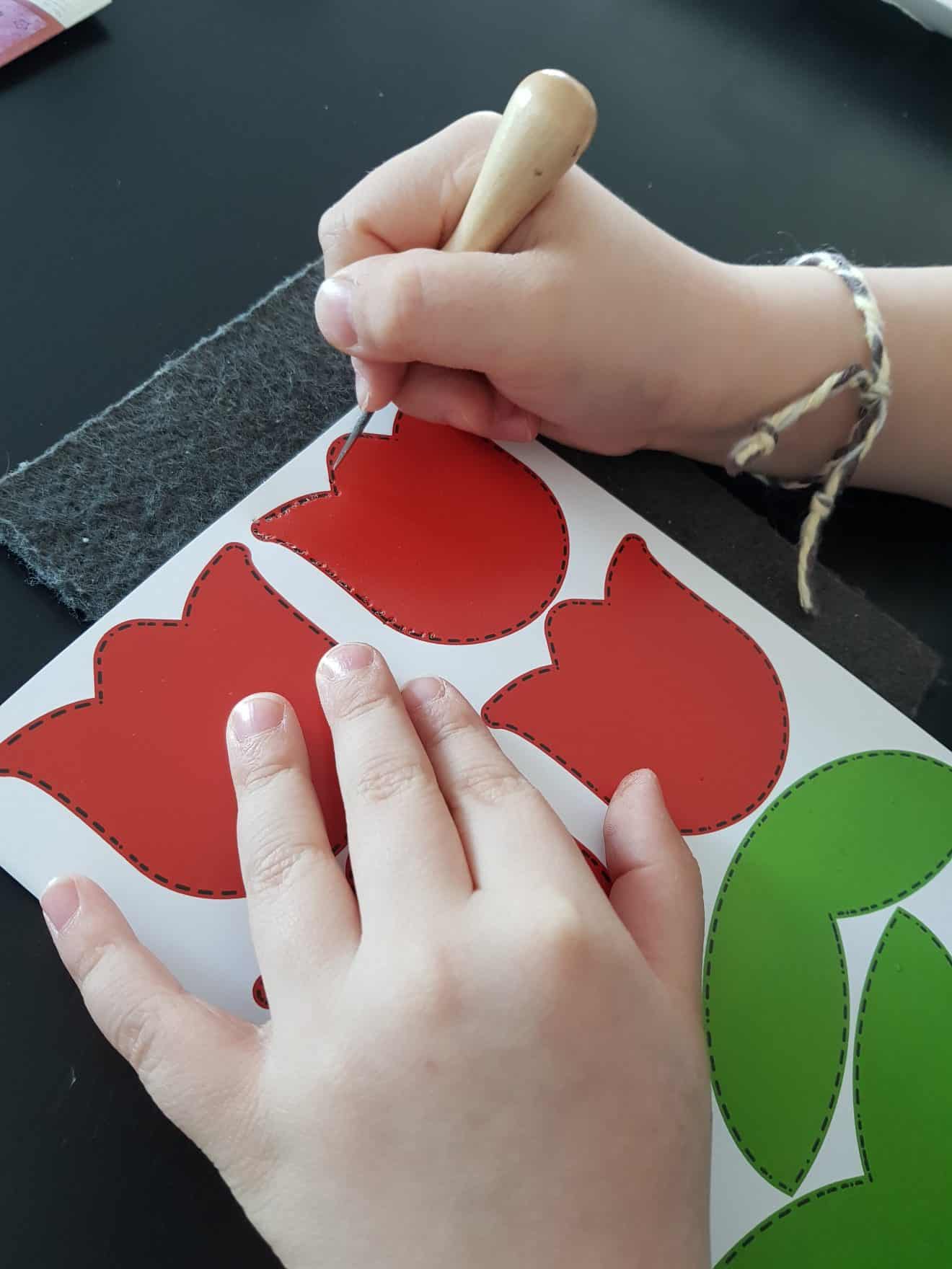 Prickeln für Kinder - die Basteltechnik - Raetselbrief.de